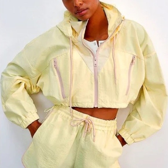 Zara | Jackets & Coats | Zara Pastel Yellow Nylon Cropped Zipper Front ...
